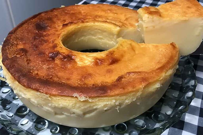 O Incrível Bolo de Moça: Uma Receita Deliciosa e Cremosa